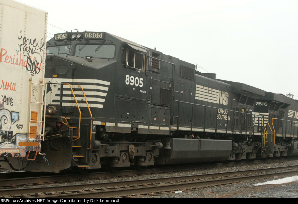 NS 8905